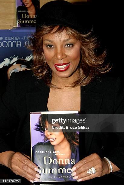 48 Donna Summer Signs Her New Book Ordinary Girl Photos And High Res