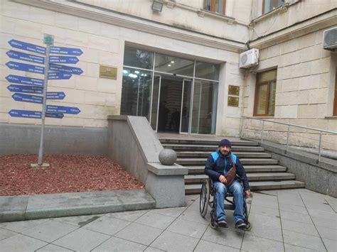 მოქალაქემ ქუთაისის მერიასთან შიმშილობა დაიწყო