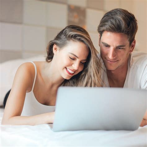 How To Have A Chat With A Cam Girl And Your Partner Skyprivate