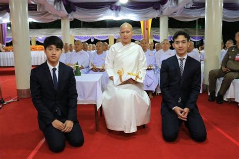 คุณน้ำผึ้ง กราบทูลลา พระองค์โสมฯ ออกบวช ม ล สราลี กิติยากร ถวายกุศลแด่บูรพมหากษัตริย์