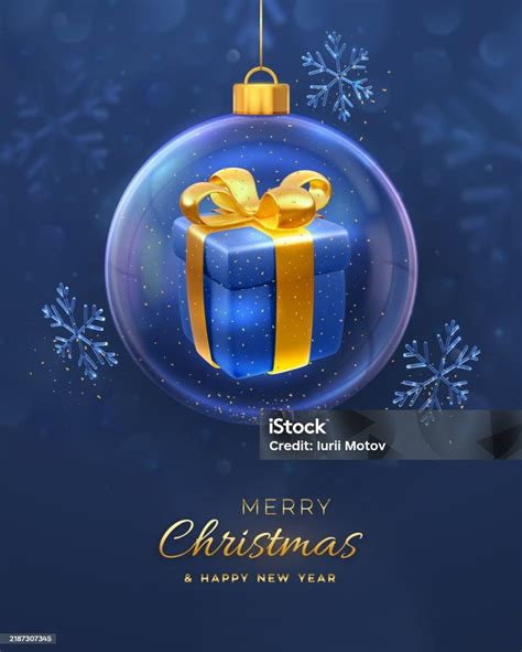 크리스마스 인사말 카드입니다 투명한 유리 공 안에 황금 활이 있는 선물 상자 빛나는 얼음 쇼 플레이크와 크리스마스 블루 배경 휴일 크리스마스 새해 배너 전단지 벡터 일러스트