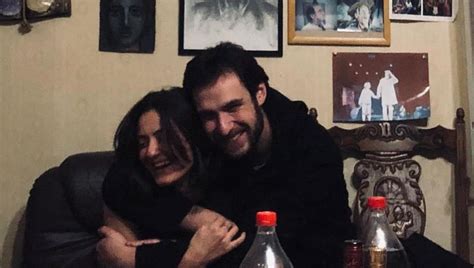 ირინკა კავსაძე ჩცდ ს მსახიობზეა შეყვარებული წყვილის რომანტიკული ფოტო ძალიან უხდებით