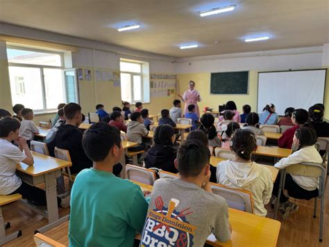 ЕБС ийн Дотуур байрын сурагчдад хууль сурталчлах сурагчдын санал хүсэлтийг сонсох арга хэмжээг