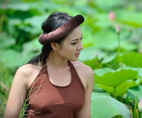 Những bí mật nhạy cảm đằng sau nghề người mẫu ảnh nude ở Việt Nam