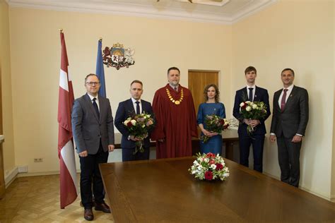 Mārtiņš Limbēns Māra Veisa Un Oskars Nollendorfs Devuši Zvērināta