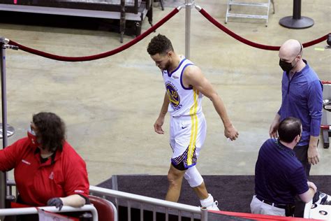Short Handed Warriors Bounce Back With Win Over Rockets Survive Steph