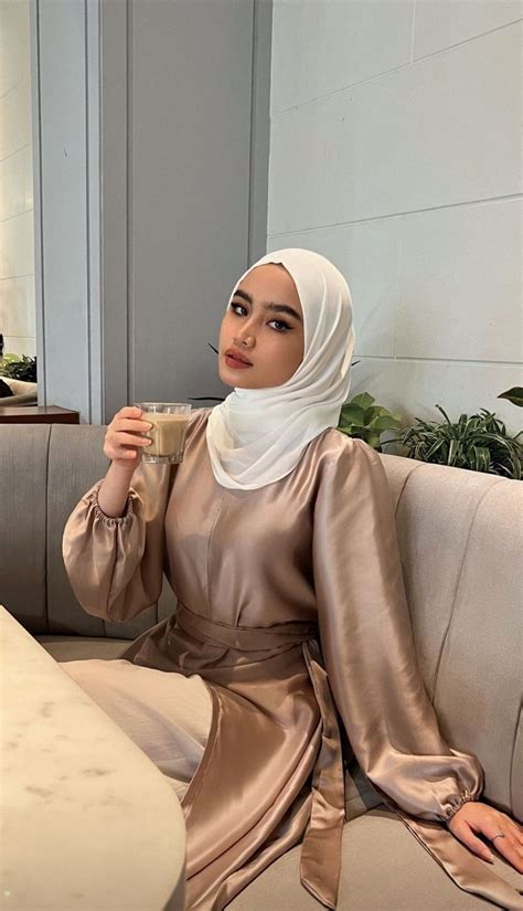 Pin By Faiz On Sashfir Instagram Fashion Maxi Dress Collection Hijabi Fashion Casual