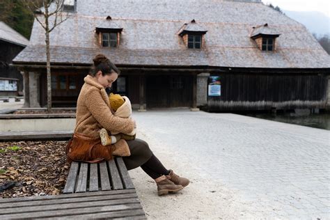 The Best Cute And Comfortable Winter Outfits For Moms Panaprium