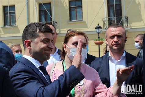 Карантин без маски але з кавою що Зеленський робив у Камянці фотозвіт Вдало Інфо