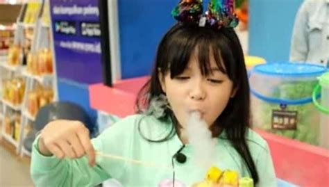 Orangtua Wajib Tahu Ini Bahaya Jajanan Ciki Ngebul Celahid