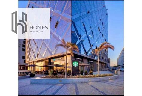 البيع في وان قطامية شقة180م للبيع بكمبوند وان قطامية نصف تشطيب سعرمميز