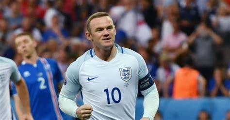 전설 네빌 루니는 은퇴식 받을 자격이 있다