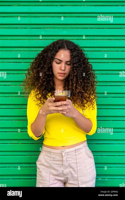 Jugendliches M Dchen Bh Fotos Und Bildmaterial In Hoher Aufl Sung Alamy