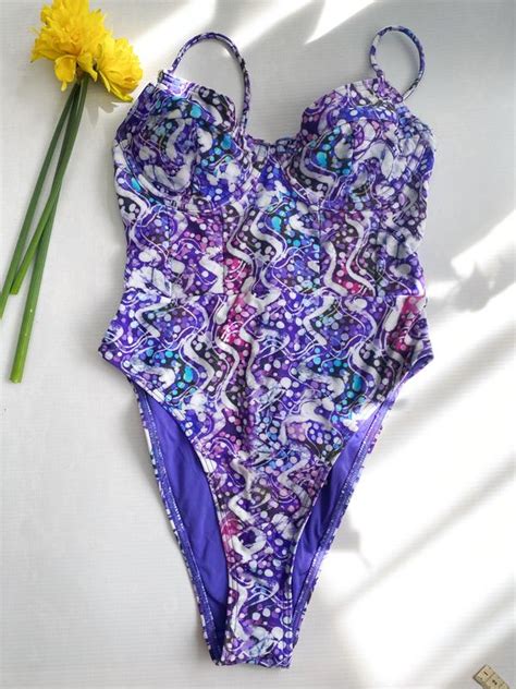 Яскравий суцільний купальник ☀️☀️☀️ — ціна 290 грн у каталозі