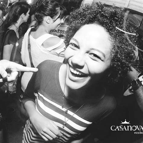 tatiany barros medium