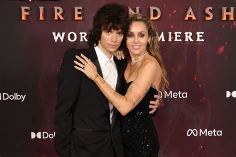 Miley Cyrus Revela Como Foi O Pedido De Casamento De Maxx Morando