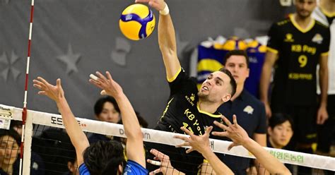 Kb손보 임시 안방서 한전 3 0 완파 단독 4위로