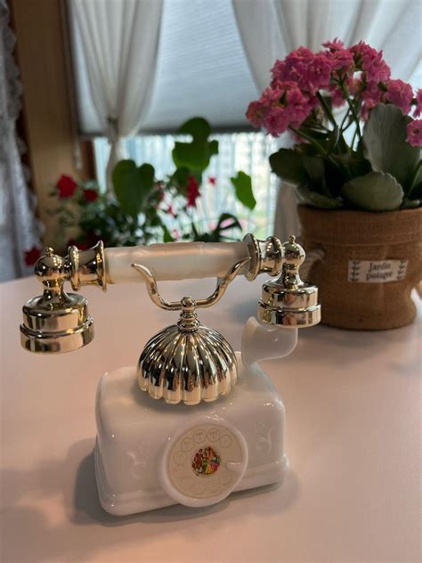 빈티지 프렌치 텔레폰 밀크 글라스 향수병 헬로마켓