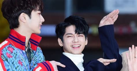워너원 옹성우 웃음 빵빵 출근길 뮤직뱅크 출근길