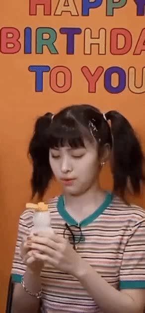 오이 바나나 먹고 하얀 액체 얼굴에 발사된 있지 류진