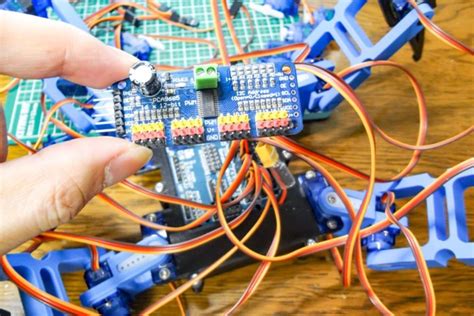 Arduino入門編㉓PCA チャンネルPWMサーボモータードライバを使って複数のサーボモーターを同時に制御してみる 最大 台 ぶらりweb走り書き
