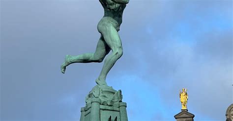 건물 건물 외관 건축 경치 관광 광장 구름 구릿빛 그로테스크 기념물 도시 도시 풍경 도시의 동상 랜드마크 르네상스 목적지 문화 문화 유산