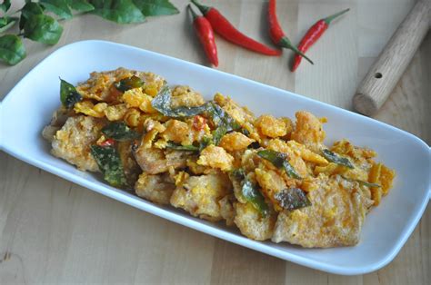 Crispy Salted Egg Yolk Pumpkin 咸蛋脆金瓜 Eat What Tonight