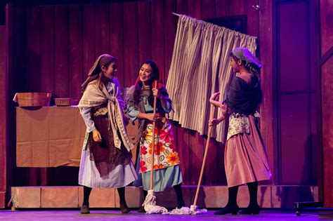 Fiddler Raises The Roof At Cityu Arts Festival Finale Photo Album City University Of Hong Kong