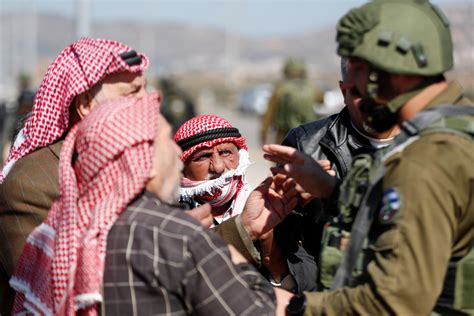 اعتقالات واقتحامات للقوات الإسرائيلية بالضفة الغربية Human Rights