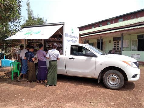 မြောင်းမြမြို့၌ စာဖတ်ရှိန်မြင့်မားလာရေးအတွက် Mobile Library Bus ဖြင့် ဌာနဆိုင်ရာများအရောက် စာအုပ