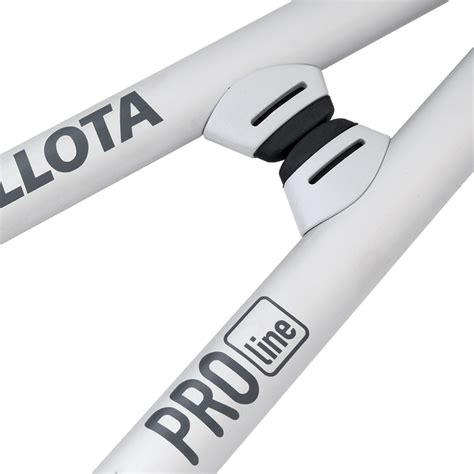 Lightweight Two Hand Lopper For Heavy Duty Use With Serrated Counter