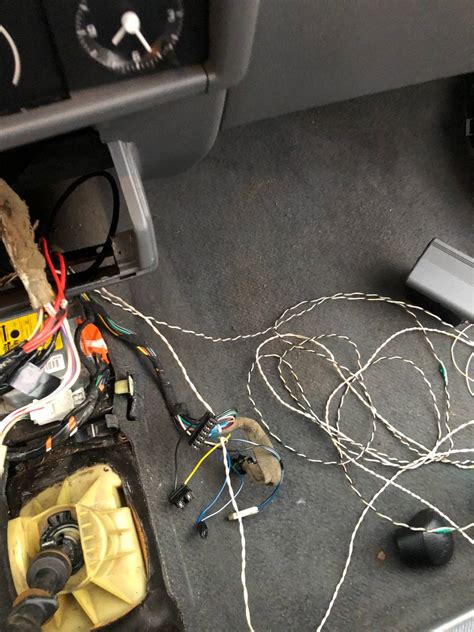 №36 Прокладка проводки на задние динамики — Renault Clio I 1 2 л 1997 года автозвук Drive2