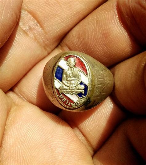 ว แหวนลงยา พระเครื่องหลวงพ่อทบวัดชนแดน และเกจิเพชรบูรณ์