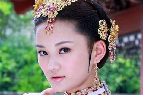 《薛平贵与王宝钏》：同样是下嫁，为什么代战和王宝钏结局不同？王允父母女儿