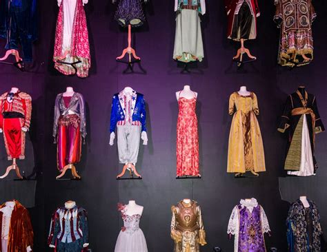 Costume Pour Theatre At Willie Mixon Blog