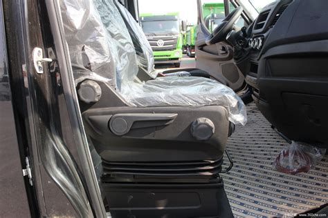 【图】依维柯 新daily 182马力 单排封闭厢式货车 国六 全进口 实拍图片 1255745 卡车之家