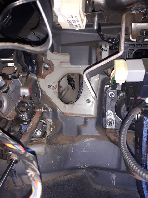 Замена главного цилиндра сцепления — Drive2