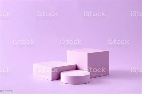 제품 또는 객체 프리젠 테이션 또는 광고를위한 최소한의 모형 파스텔 연단 받침대 원형 및 사각형 모양 공란에 대한 스톡 사진 및 기타 이미지 Istock