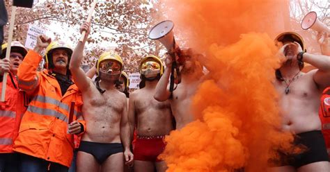 Volunteer Firefighters Strip Naked In Front Of The Interior Ministry To