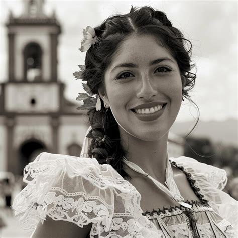 Premium Photo Nicaraguan Folklore Dancer Smiling And Looking At The