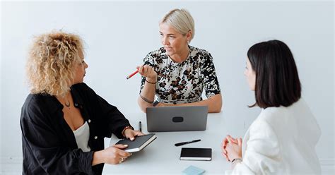 HubSpot CRM Review Pros Cons Features Pricing For 2023