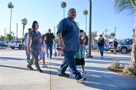 Riversides Casa Blanca Elementary School Opens As First Neighborhood