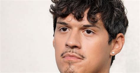 Quién Es Omar Apollo El Artista Mexicano Que Canceló Su Presentación Con Billie Eilish En El