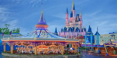 Disney Refuses Guests Entry To Resort Delusions Of Grandeur Disney
