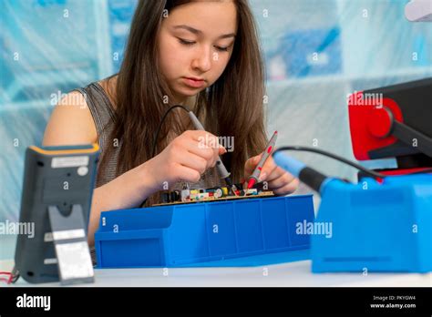 High Technology Adult Classroom Hi Res Stock Photography And Images Alamy