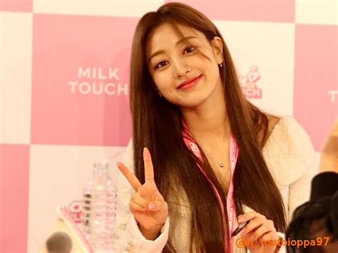 230522 Twice Jihyo Milk Touch Pop Up Event Kpopping