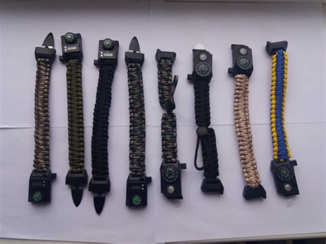 Тактический браслет для выживания с паракорда компас часы фонарь и др 110 грн Наручні