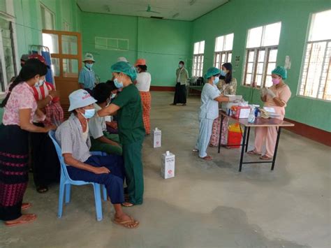 ဆင်ပေါင်ဝဲမြို့၌ အသက် ၁၈ နှစ်အထက်ရှိ ပြည်သူများကို တတိယအသုတ် ပထမ အကြိမ် ကိုဗစ် ၁၉ ရောဂါ ကာကွယ