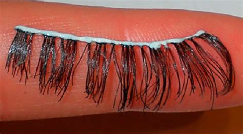 Lashmaker How To Glue Eyelashes Without Glue Tips And Tricks