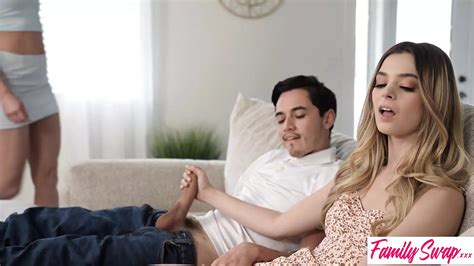 Swapdaughter Molly Little Zeigt Milf Katrina Colt Die Perks Freeuse